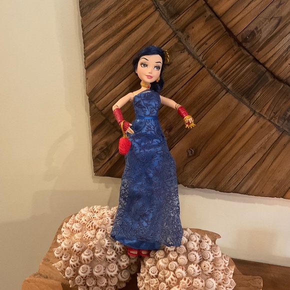 Disney | Toys | Disney Descendants Royal Yacht Ball Evie Isle Of The ...